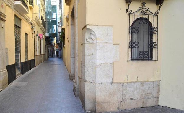 Los guardacantones o guardaesquinas de Málaga | Diario Sur