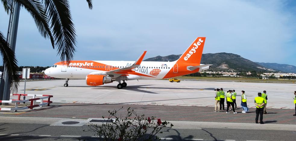 Easyjet estrena una base de operaciones en Málaga que crea cien empleos ...