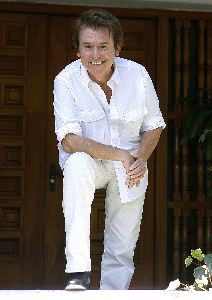 Raphael amplía una gala más en el Cervantes tras agotar las entradas ...